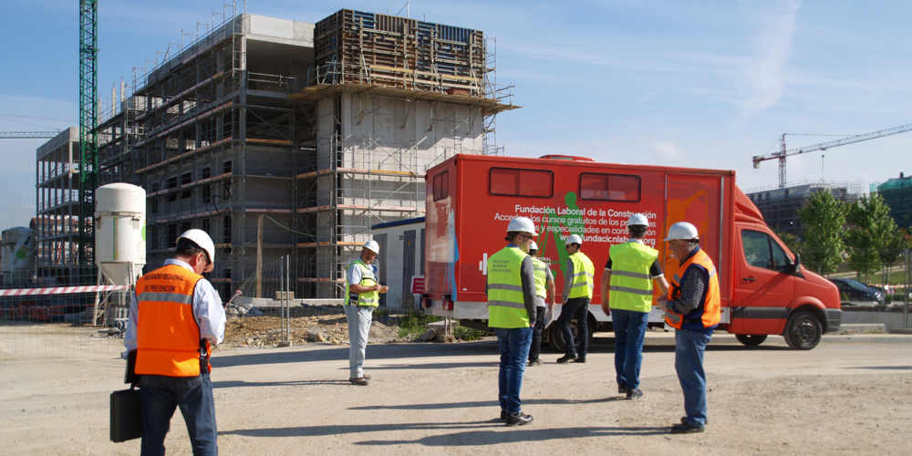 Visita del nuevo aula móvil de la Fundación Laboral de la Construcción ... Visita del nuevo aula móvil de la Fundación Laboral de la Construcción ...